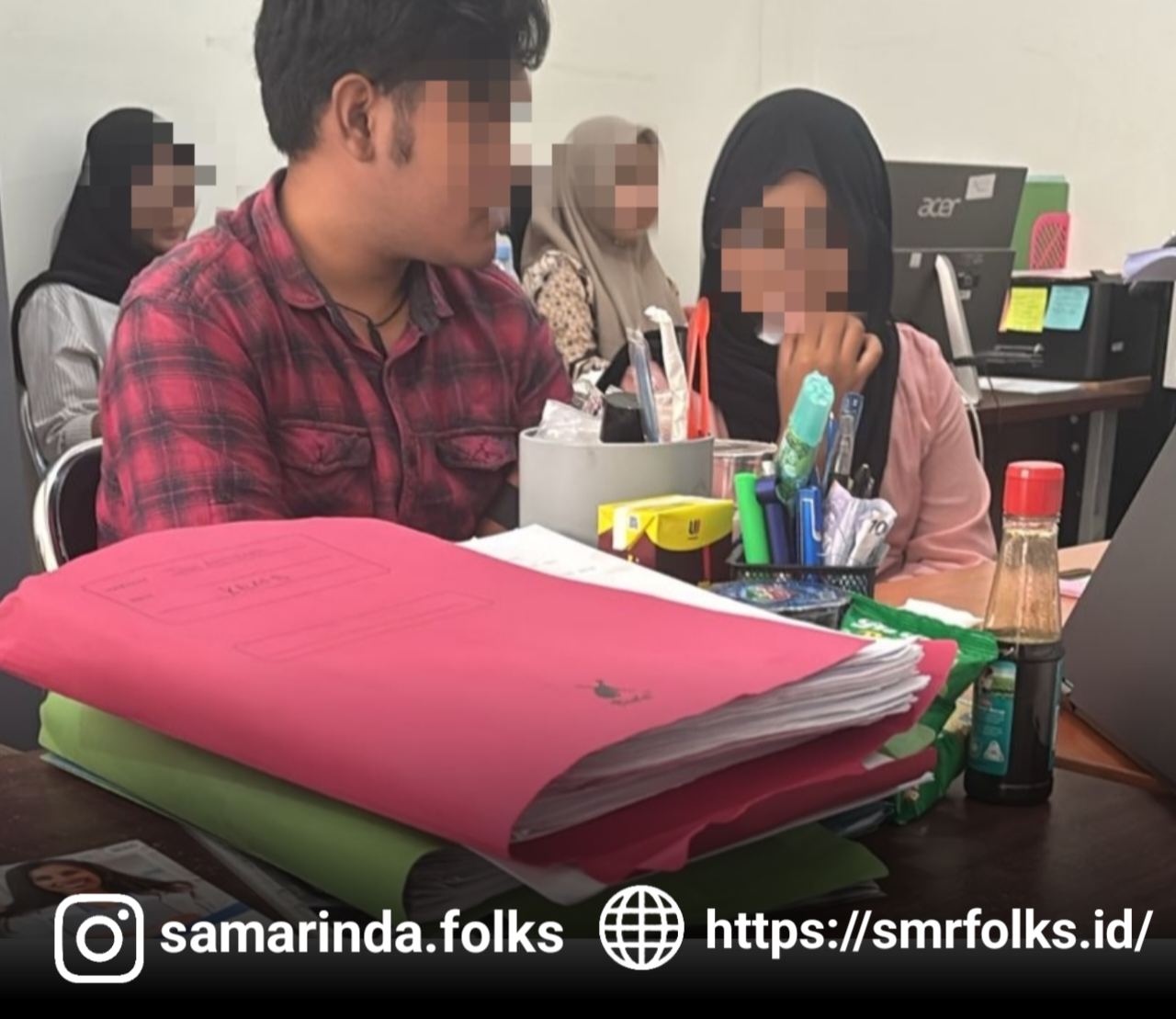 Kancing Baju Terbuka, Rok Terangkat! Mahasiswa UMKT Diduga Mesum di Kampus - Sacom ID